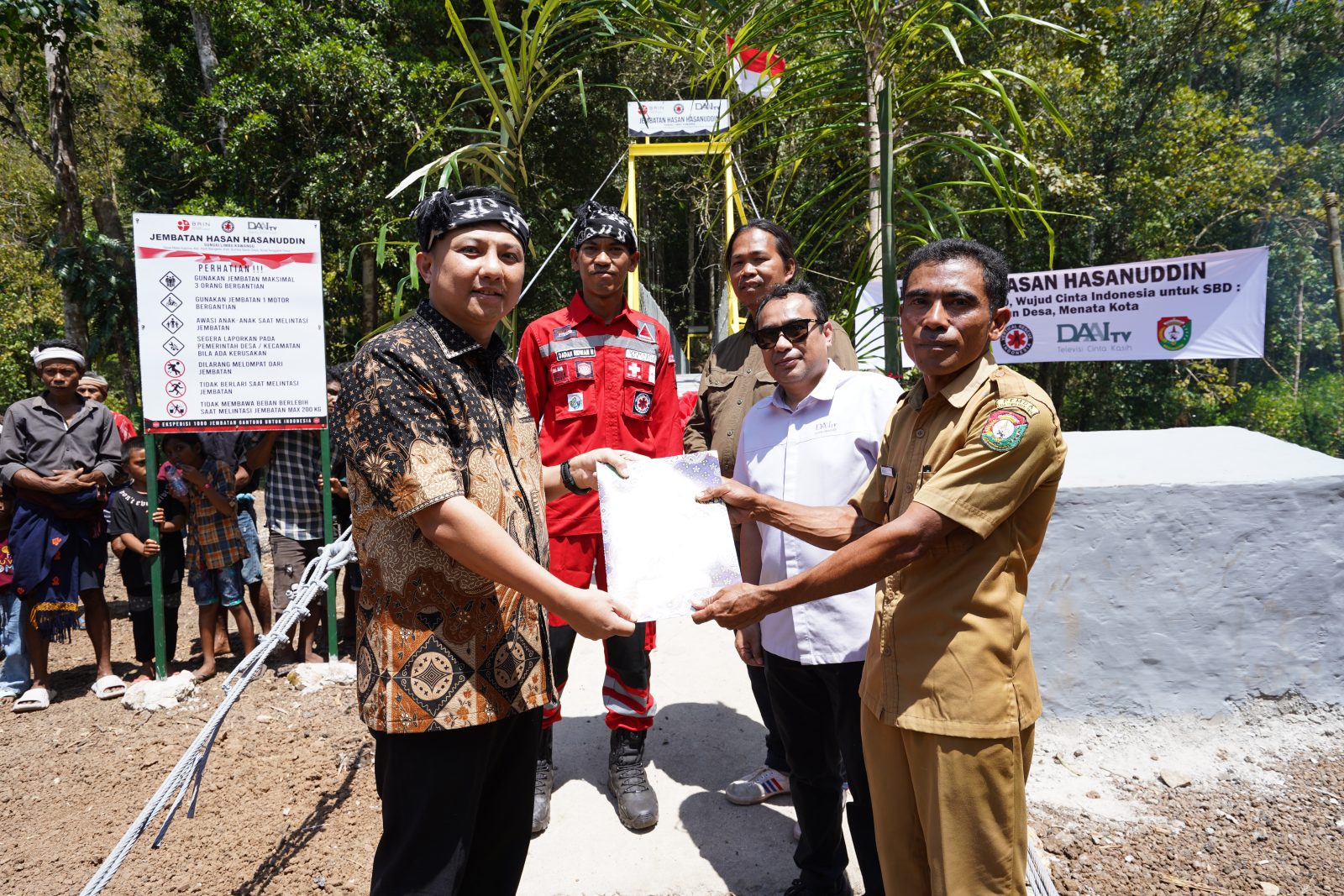 Jembatan Gantung Hasan Hasanudin di Desa Matakapore Membuka Akses dan ...
